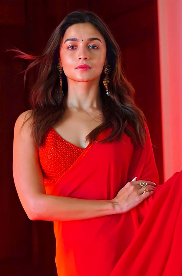 బాలీవుడ్‌లో టాప్ 15 అత్యంత అందమైన నటీమణులు వీరే (ఫొటోలు) | Top 15 Most Beautiful Actress In ...